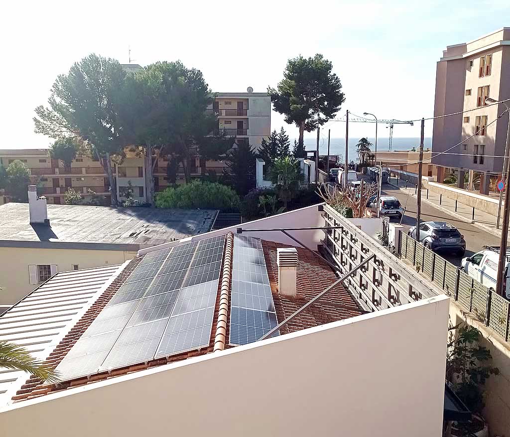 Instalación fotovoltaica de autoconsumo de 10 Kw realizada en Portals Nous – Puigcercós